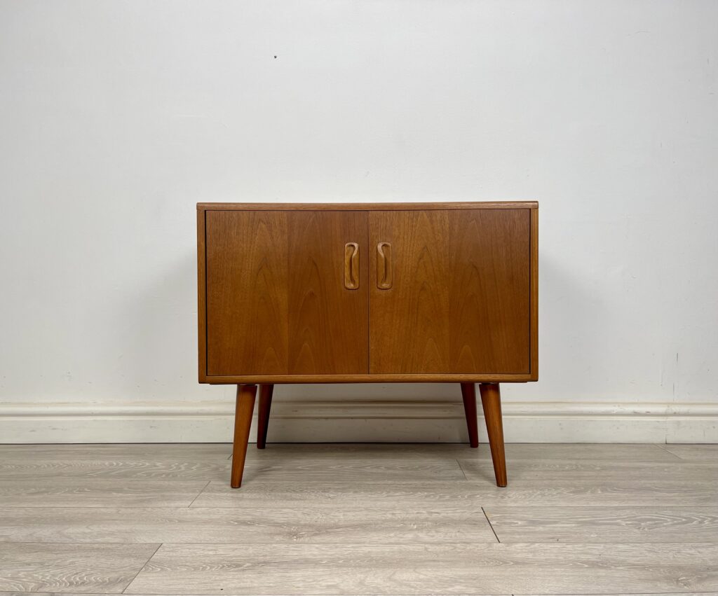 Furniture - Antique Dealer